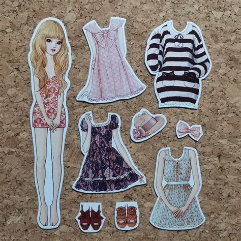 Paper Doll 04 แต่งตัวตุ๊กตาแม่เหล็กยาง แต่งตัวตุ๊กตากระดาษ แม่เหล็กติดตู้เย็น แต่งตัว