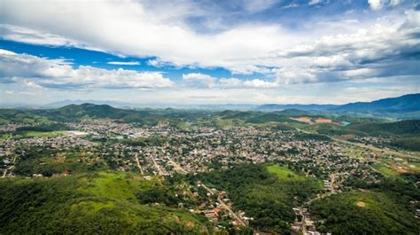 Vista Aérea Da Cidade De Nova Iguaçu Foto Premium