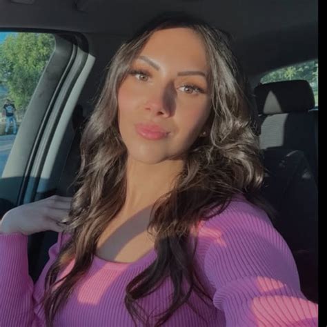 Dorina Dorinaratonyi • Threads Say More