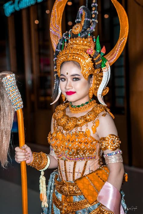 អបអរសាទរ ឈុតតំណាងជាតិ ច័ន្ទណារីយ៉ា និងមុនីនាថ ឈ្នះbest National Costume Khmerload Cambodia