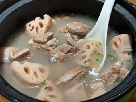 【莲藕排骨汤的做法步骤图，莲藕排骨汤怎么做好吃】恒河料理师 下厨房
