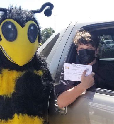 Drive Thru Event Recognizes Shasta 8th Graders Manteca Bulletin