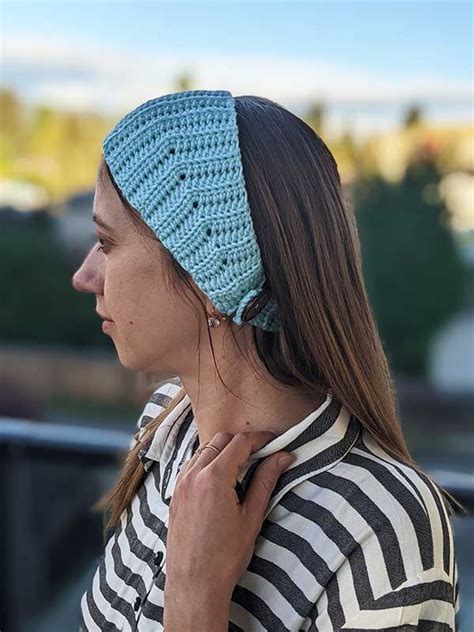 Ads Free Crochet Headband With A Button Closure Pattern Crochet Bits