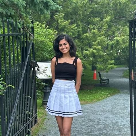 M E G H N A 🌻 (@_.meghna.a_) • Threads, Say more