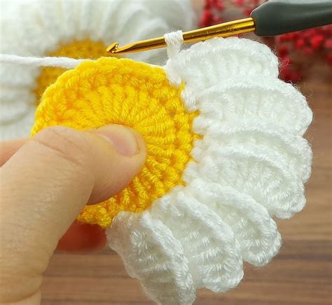 Have You Made Such Beautiful Daisies How To Make A Very Easy Crocheted