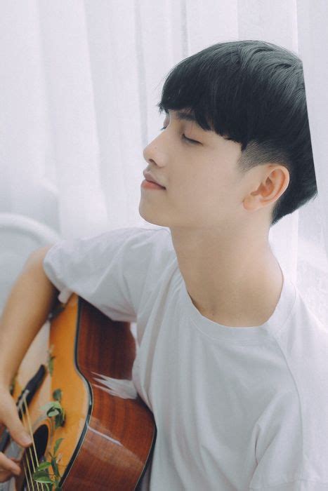 Beautiful Vietnamese Men Photos