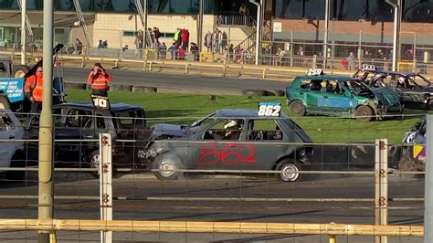 216 Mark Burrows Kept The Action Alive After The Restart In The Final With His Backing Out