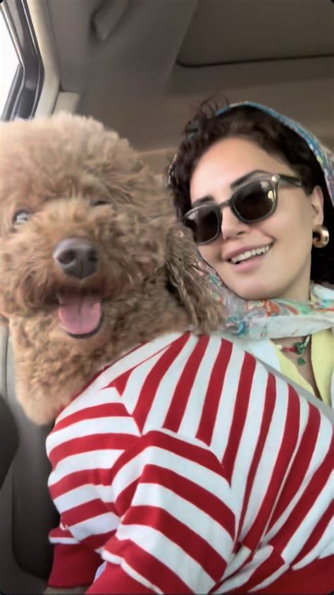 الناز شاکردوست و حیوان خانگی‌اش عکس