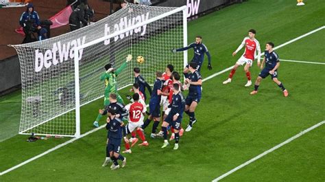 Corner Arsenal Lebih Berbahaya Dari Penalti Mbappe Bikin Mu Kalah 0 2