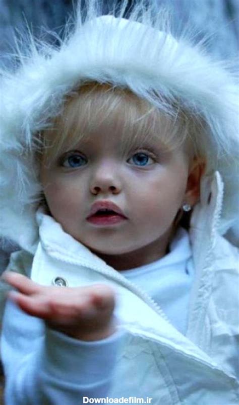 عکس دختر بچه چشم رنگی