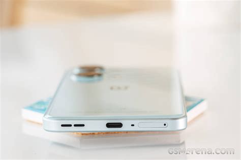 OnePlus Nord Review Design Build Quality Handling