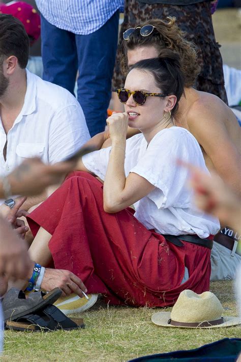 Daisy Ridley Shares A Kiss With Tom Bateman At The British Summertime