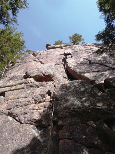 캐나다 암벽등반 루트 볼트 제거 논란 초보자 어쩌라고