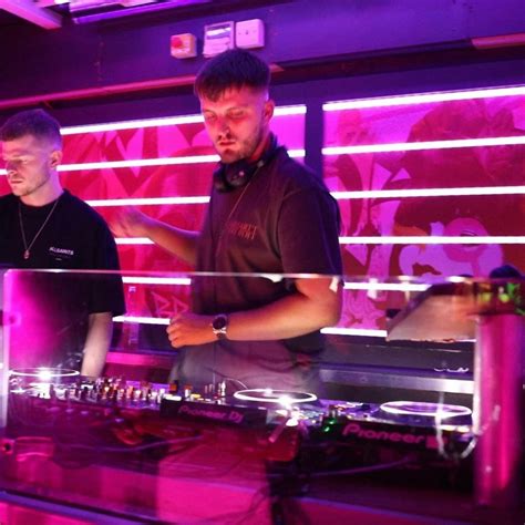 Charlie Clack · Artist Profile