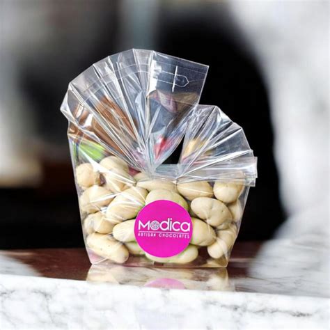 Шоколадови дражета за сватба и кръщене бадем с кокос