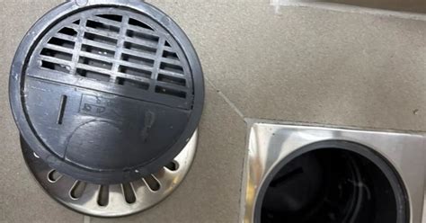 청소 전후 사진도 다 보내주시고 깨끗하게 청소해주셨어요 여러업체들중 가격이 가장 합리적이라서 선택했는데 만족스러워요 전화랑 톡으로 소통도 원활히 됐고 친절하셨습니다