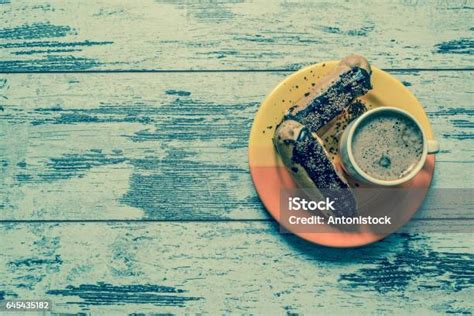 커피 케이크 초콜릿 칩 클로즈업 빈티지 나무 배경에에 클 레어과 자 최고의 볼 수 있습니다 빈티지 스타일입니다 0명에 대한 스톡 사진 및 기타 이미지 Istock