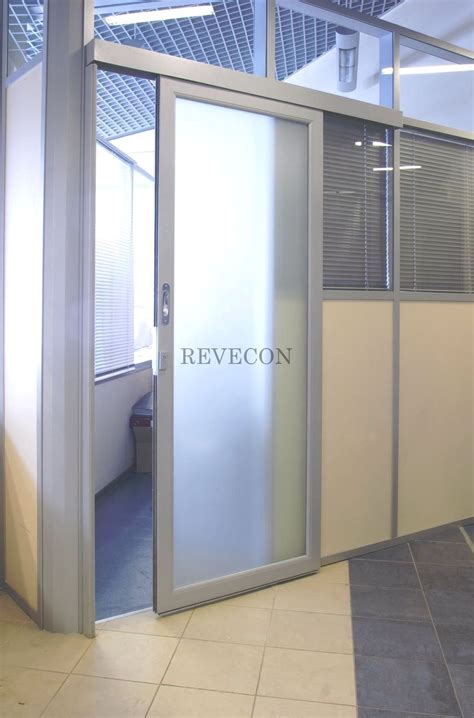 Купить одностворчатые межкомнатные двери в Москве | Revecon