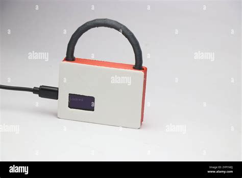 usb powered lock made with 3d printed parts and an oled module showing status of the lock
