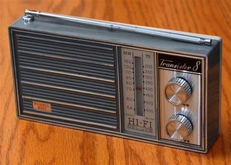 Vintage Wendell West Transistor Radio Model Cr 7a Am Band 8 Transistor Made In Japan Code