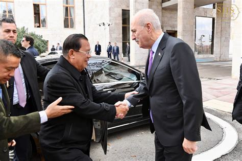 សម្តេចតេជោ ហ៊ុន សែន និងគណៈប្រតិភូជាន់ខ្ពស់ ព្រះរាជាណាចក្រកម្ពុជា អញ្ជើញកិច្ចប្រជុំពេញអង្គជាមួយ