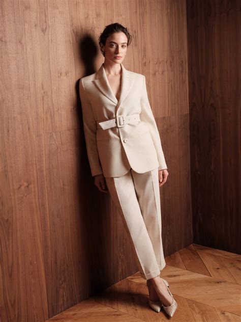 Soeasy 2019春夏高级成衣lookbook 天天时装 口袋里的时尚指南