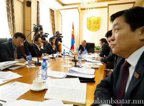 Түгээмэл тархацтай ашигт малтмалын хайгуул хийх 37 аж ахуйн нэгжид