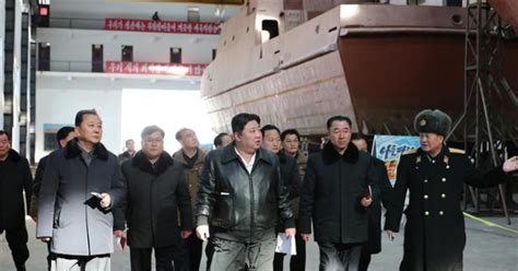 北 김정은 전쟁 준비 해군 무력 강화 중요 군함 조선소 방문