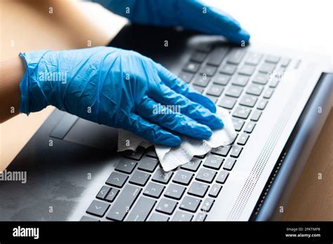 Keyboard Computer Cleaning High Resolution Stock Photography And Images Alamy
