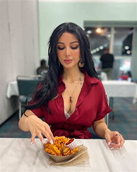 Sssniperwolf Instagram