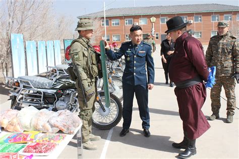 Хил хамгаалах байгууллага ХУГАЦААТ ЦЭРГИЙН АЛБА ХААГЧДАА ЭРГЭЛЭЭ Хилийн цэргийн 0166 дугаар