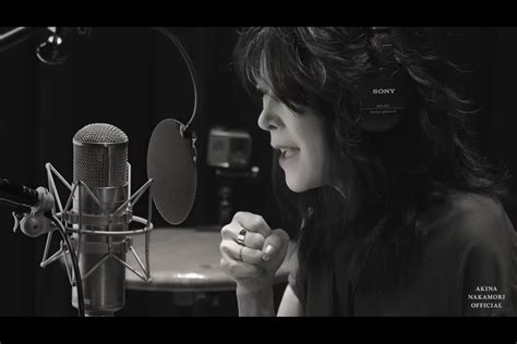 【画像・写真44枚目】中森明菜 “薬指に指輪”の近影公開、年明けテレビ出演も決定！苦難乗り越え、本格化した再始動 女性自身