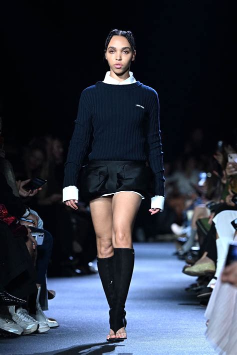 Fka Twigs Closed The Miu Miu Show In A Surprisingly Un Twigs Look