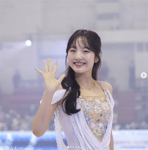 「雪の妖精さんみたい」「まりんしか勝たん」“宇野昌磨と熱愛”の本田真凜、キュートな猫耳ニット帽姿の日テレ『イッテq』オフショットに「氷上に