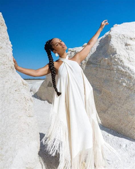Alicia Keys And Lucky Daye Lançam O Video “stay” Video Rapgol