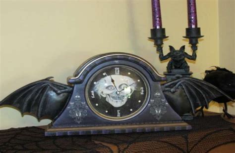 Clock Rotate In Opposite Direction In This Village भारत के इस गांव