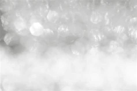 실버 반짝이 조명의 밝은 반짝이 흰색 빛 빛나는 Bokeh 겨울 크리스마스 홀리데이 장식 배경에 대 한 추상적인 배경 흐림 겨울에 대한 스톡 사진 및 기타 이미지 Istock