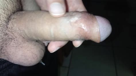 Tratando De Despertarla