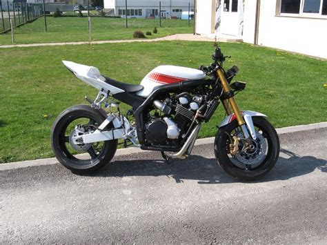 Yamaha Fzs 600 Street Fighter Yamaha Fzs 1000 Fazer 2005 Vs Ducati