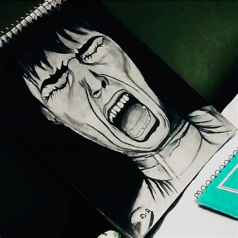 قارئة تشارك بصور تبرز مهارتها فى رسم بورتريهات بالقلم الرصاص والألوان