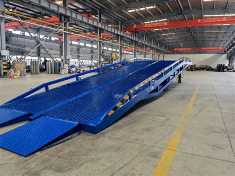 Container Portable Loading Dock Ramp Platform Mobile Boarding Bridge Ramp Mobile Dock Ramp And