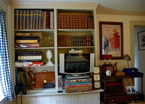 My Bedroom Bookshelves Decluttered