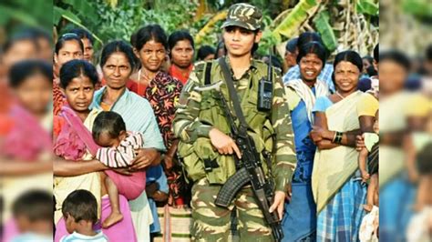 Meet Usha Kiran First Lady Cobra Commando Of Crpf In Chhattisgarh