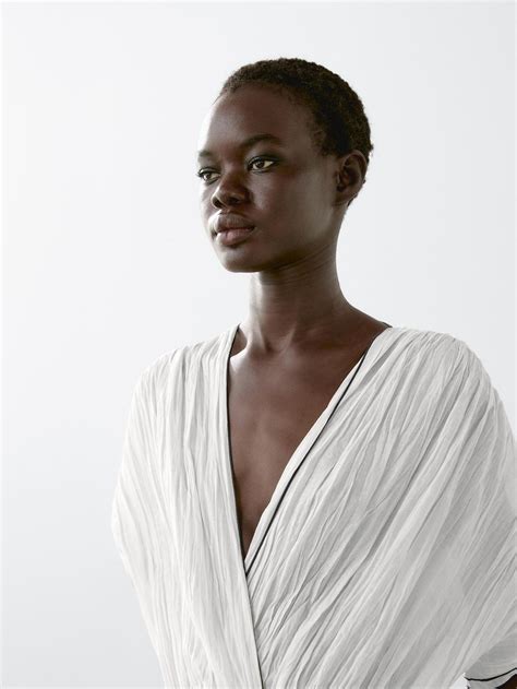 콘트라스트 플리츠 롱 원피스 · 화이트 · 캡 And 햇 Massimo Dutti