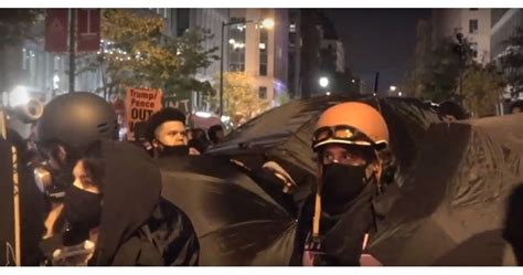 Четирима ранени при нападение с нож пред Белия дом