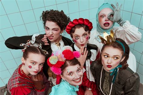 Vesna My Sisters Crown Byl Pokus Pro Zahraničí Který Uspěl Frontmancz