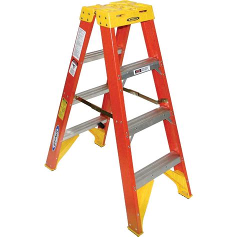 Werner 4 Ft Fiberglass Twin Step Step Ladder With 300 Lb Load