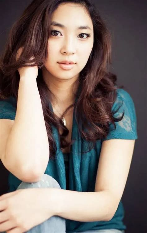 That Face And Those Lips Scrolller