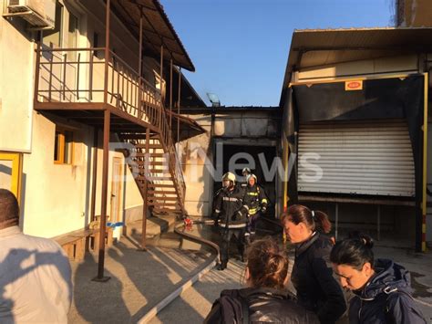 От последните минути Голям пожар бушува в цех във Враца снимки