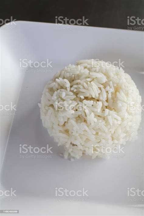 쌀 텍스트를 위한 복사 공간이 있는 흰색 접시 평면도 단백질이 풍부한 자연 식품 0명에 대한 스톡 사진 및 기타 이미지 Istock